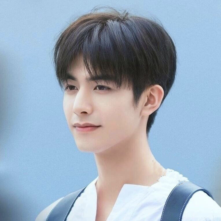 New New Ready-to-Ship Trendy Wig with Center Parting, Short Natural ...