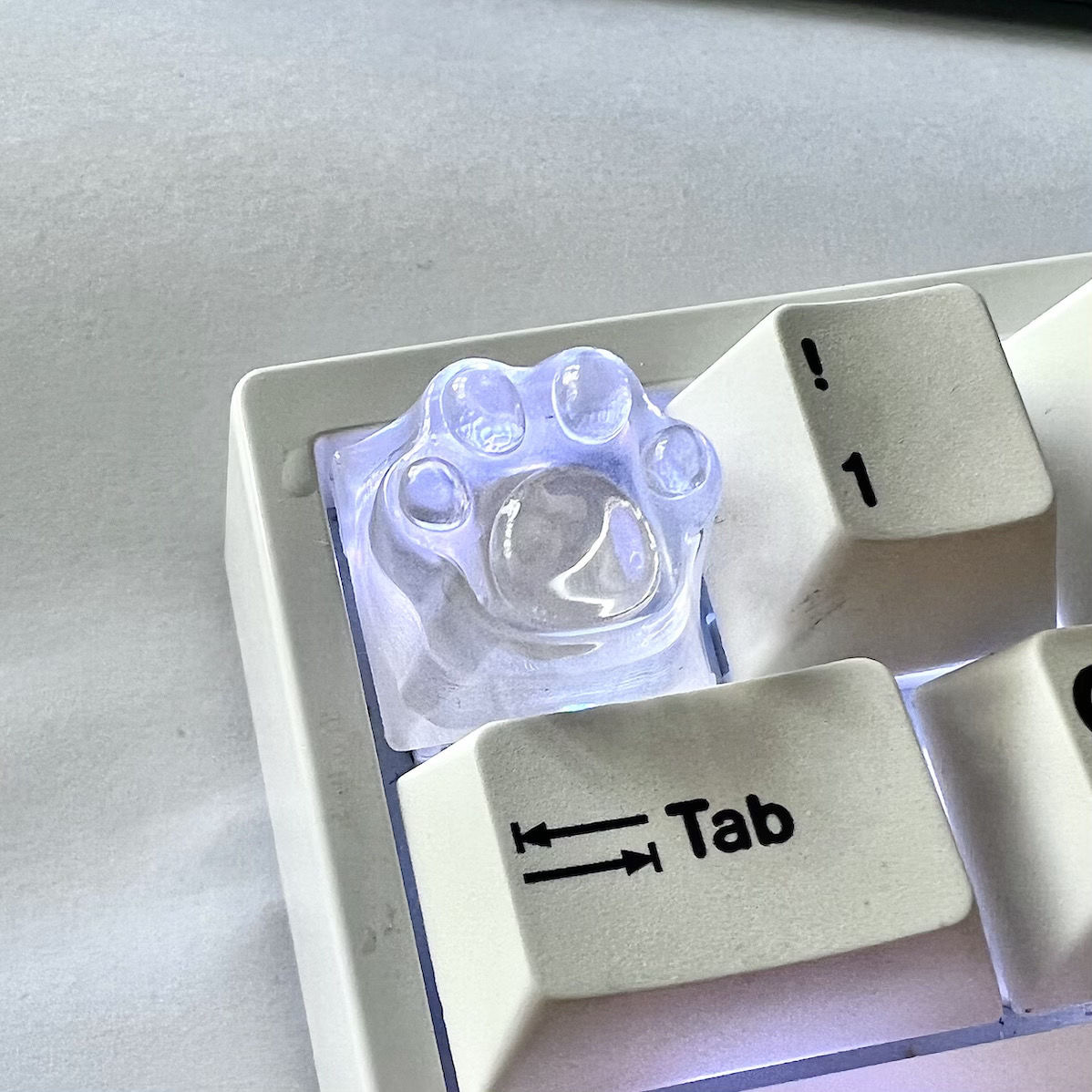 YMDK Cat Claw Keycaps Handmade Shine Through Transparent Resin ...