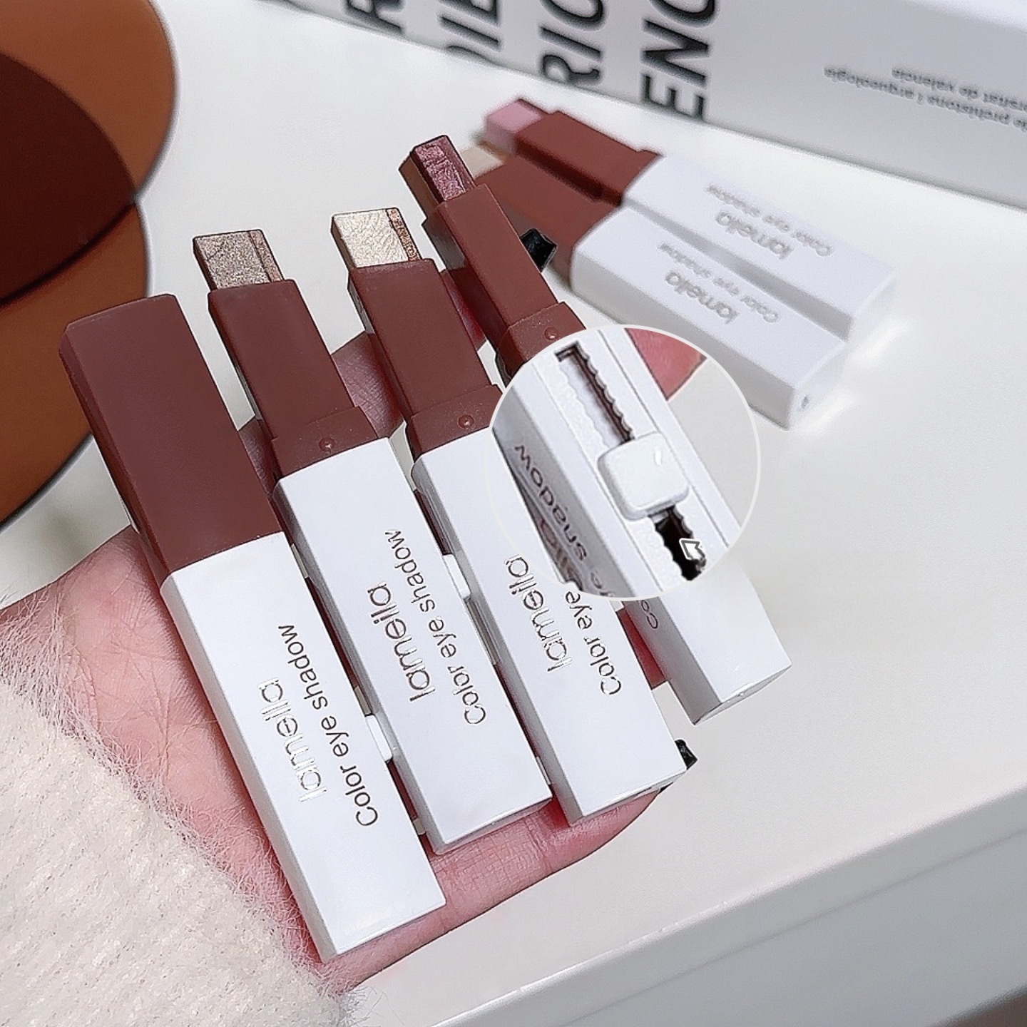 Dual-Color Eyeshadow Stick - Smudge-Proof, Waterproof & Gradient Brown ...