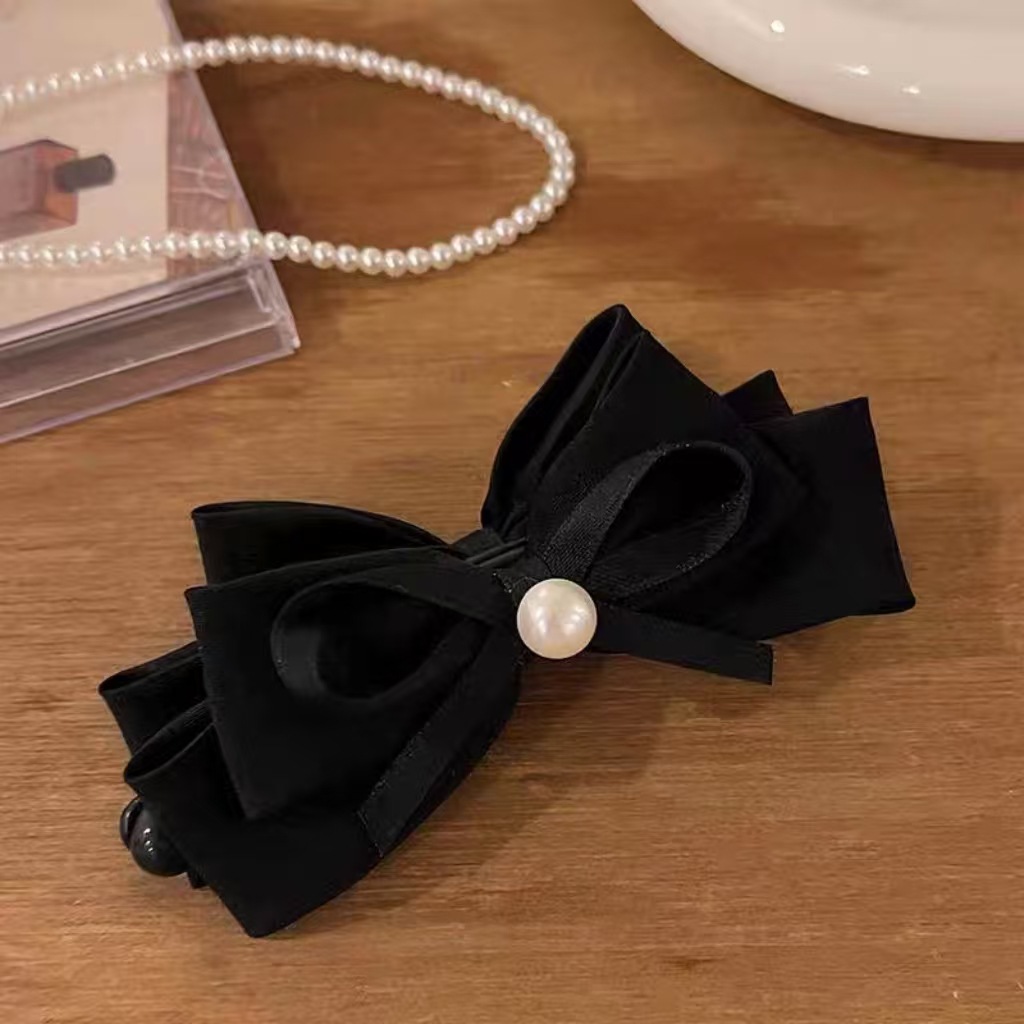 Hepburn Style Retro Black Bow Clip - Elegant Poncho & Vertical Banana ...