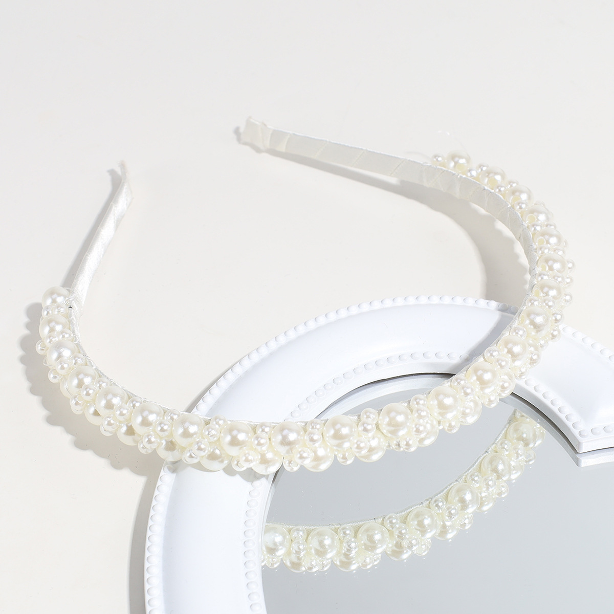 Women's handmade twisted pearl hair bands Out and about versatile hair ...