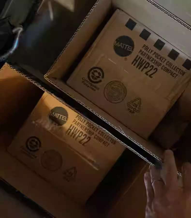 Polly Pocket Collector Playset, Stranger Things Compact with 6 Special ...