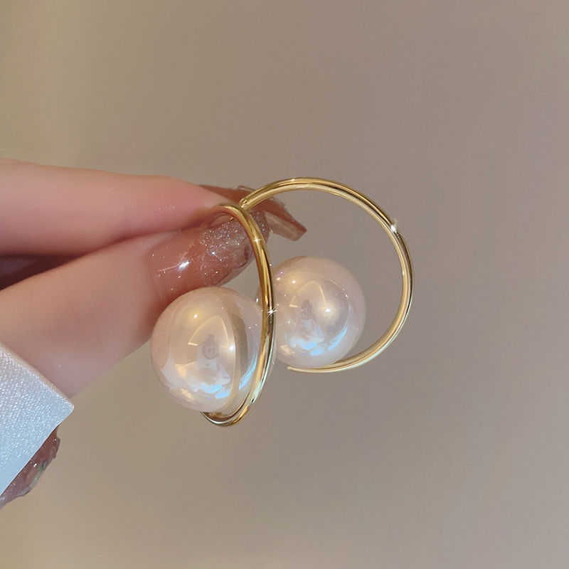 Pearl earrings French style Fashion Trends pearl C letter | Shopee ...