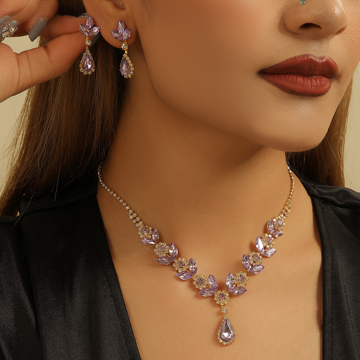 Ladies' metal jewelry set, crystal diamond necklace and earring set ...