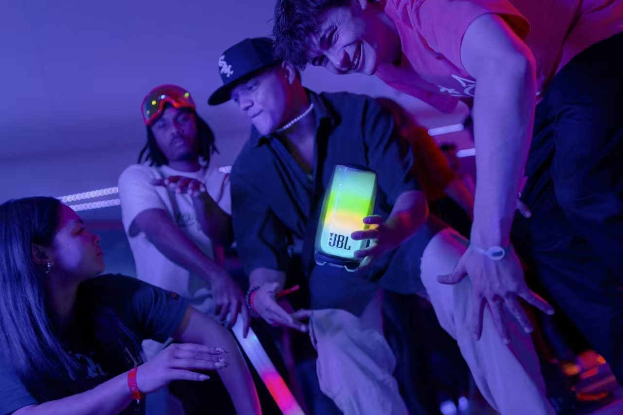 JBL Pulse 5 - 360° Light Show, PartyBoost, IPX7 Waterproof | Perfect ...