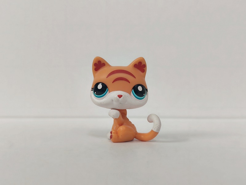 LPS Figure Licking Tiger Cat Kitten #2332 Blue Circle Eyes Littlest Pet ...