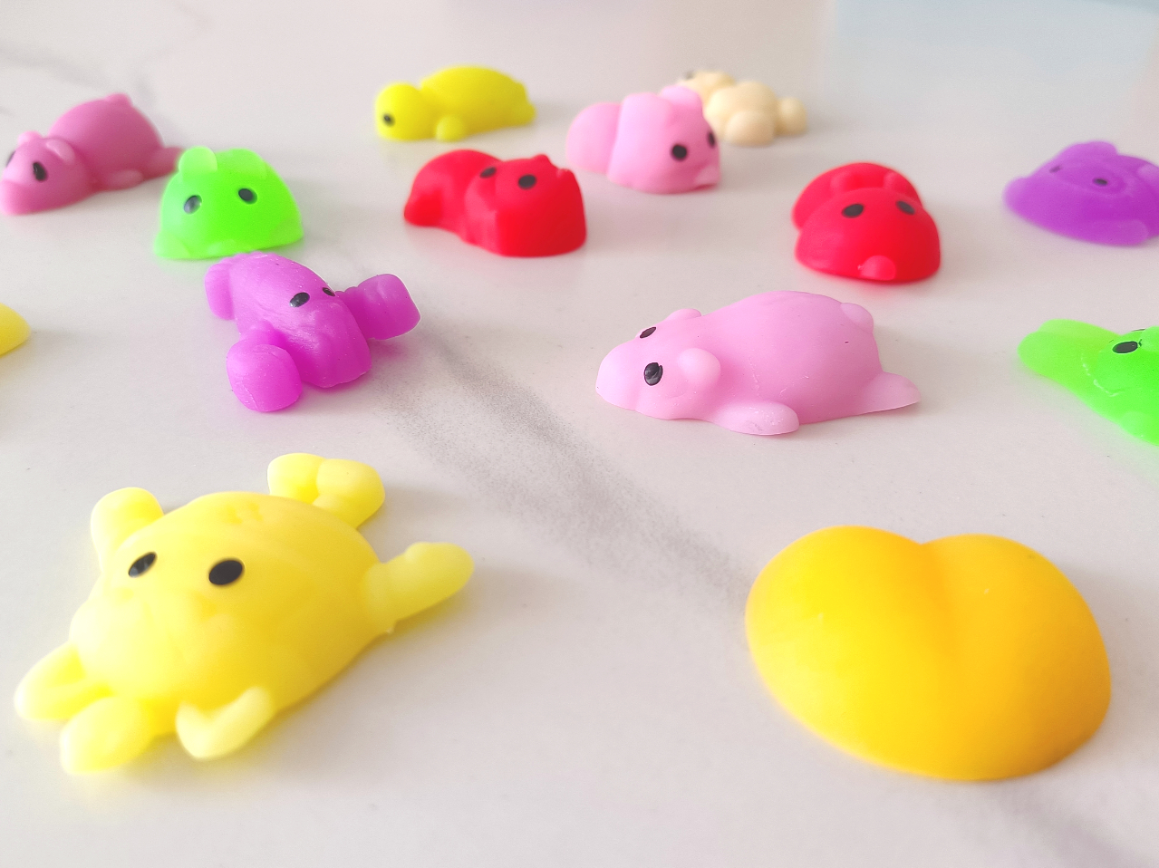 30PCS Kawaii Cartoon Mochi Squishies – Kids' Stress Relief Squeeze Toys ...