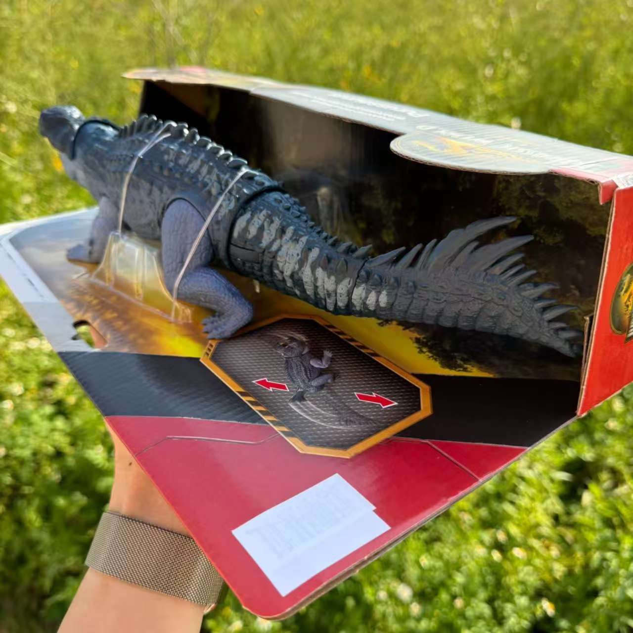 Mattel Jurassic World Rebirth Gigantic Thrashers Dinosaur Figure ...