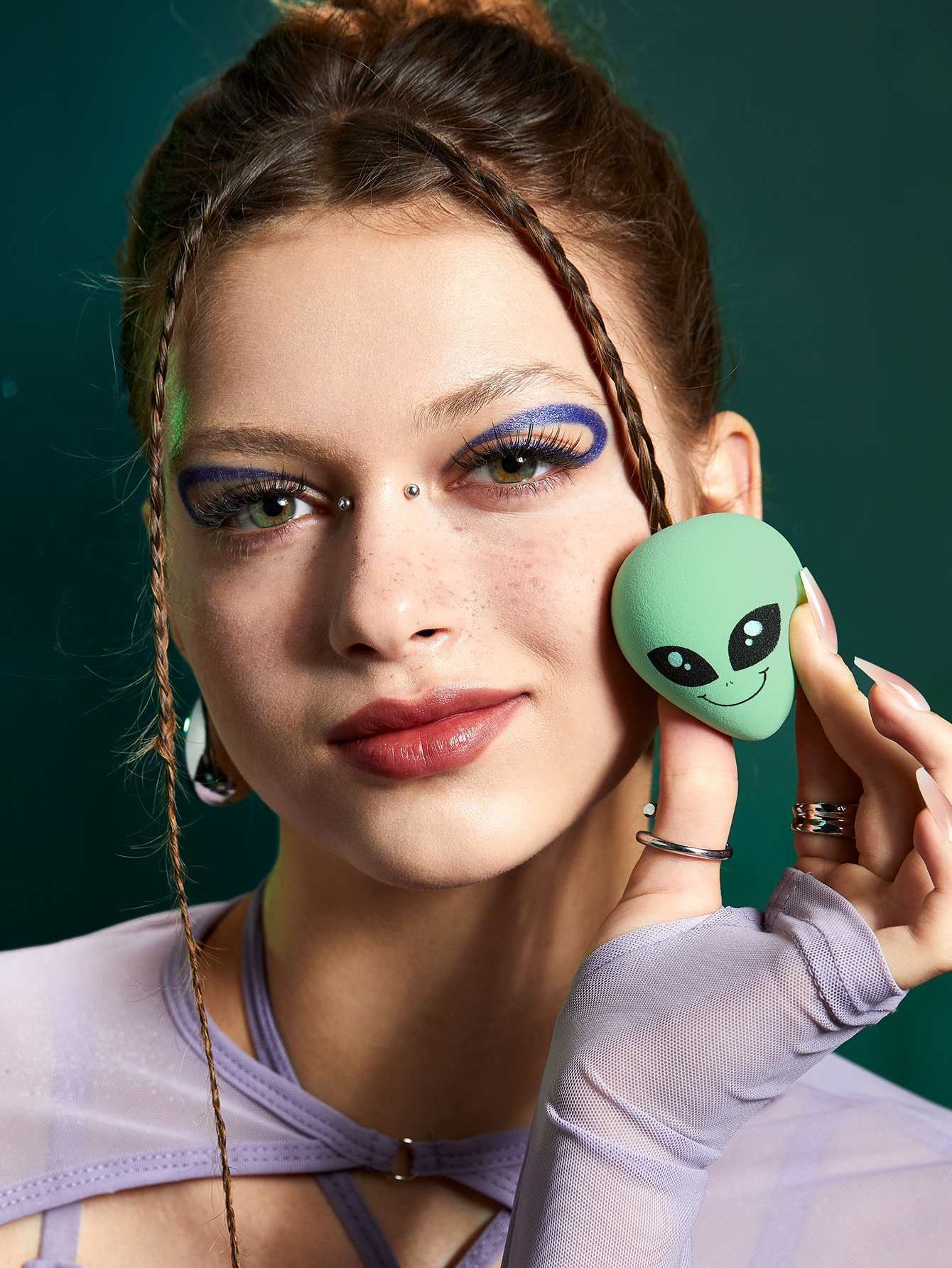 SHEGLAM Interstellar Beauty Sponge Alien Graphic Makeup Blending Sponge ...