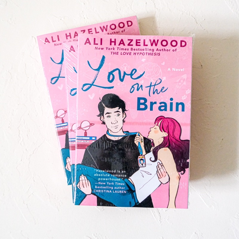 Love on the Brain by Ali Hazelwood (US) | Shopee Philippines