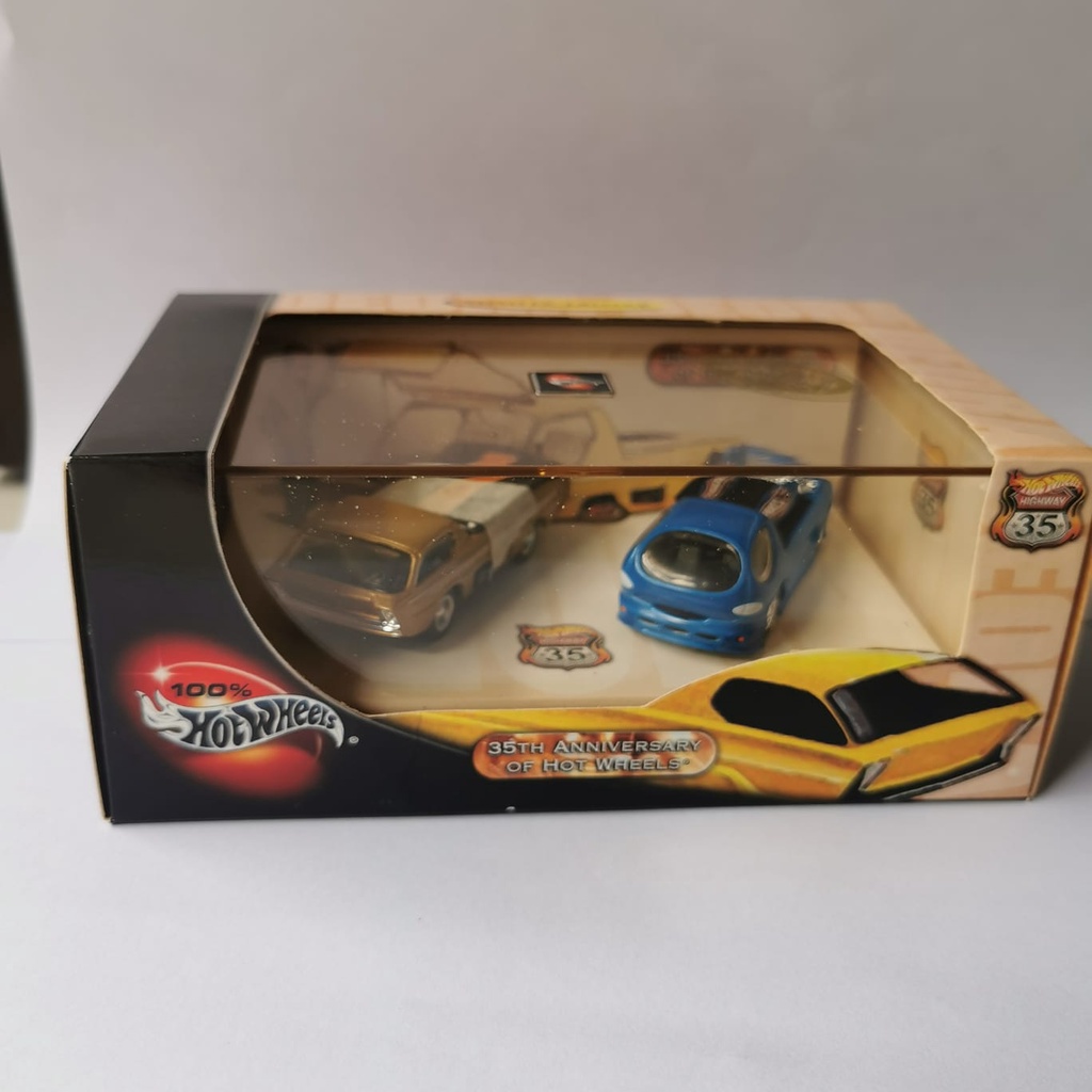 Diecast Hot Wheels DEORA and DEORA II 35th Anniversary of 100% ...
