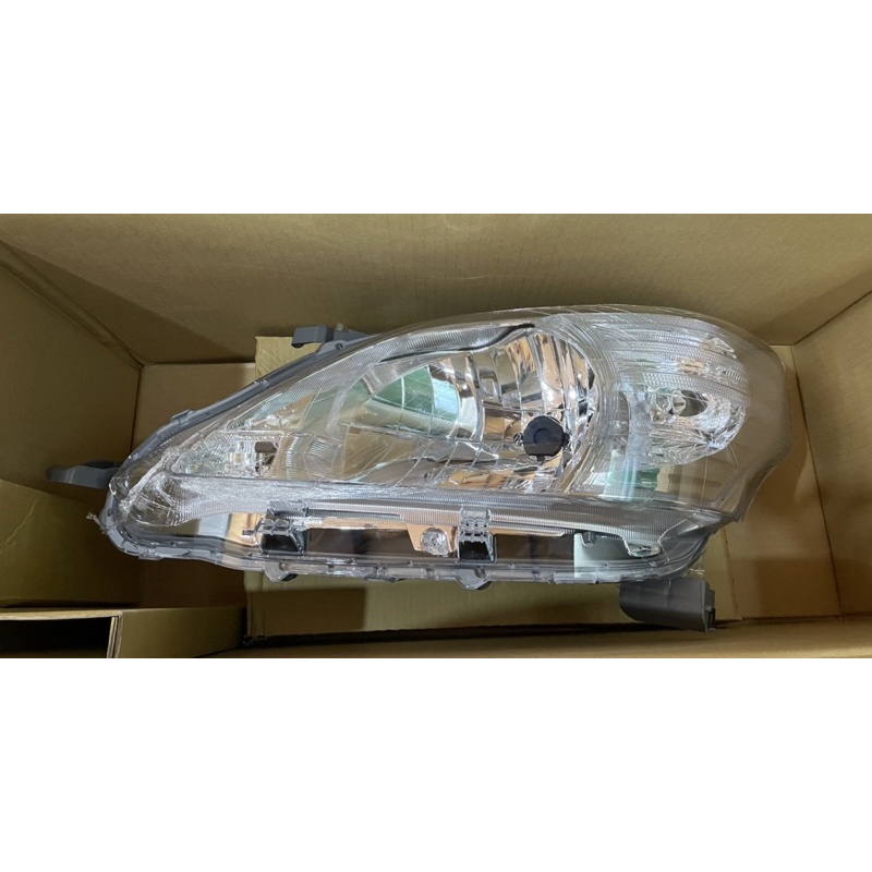 Toyota Innova 2012-2015 Depo Headlight | Shopee Philippines