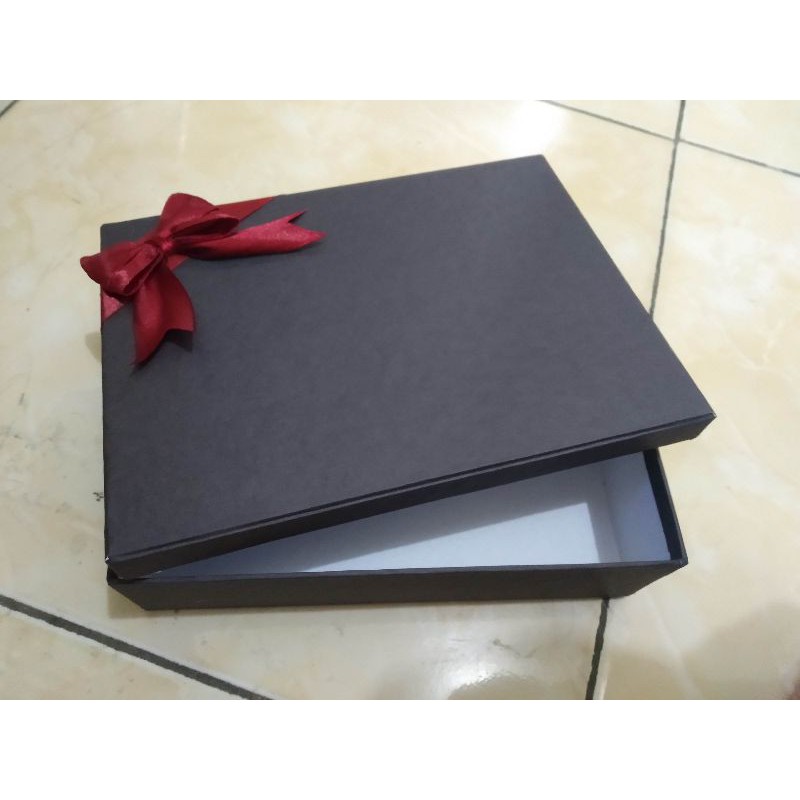 Giftbox / Hardbox / Gift Box uk 20x15x6 | Shopee Philippines