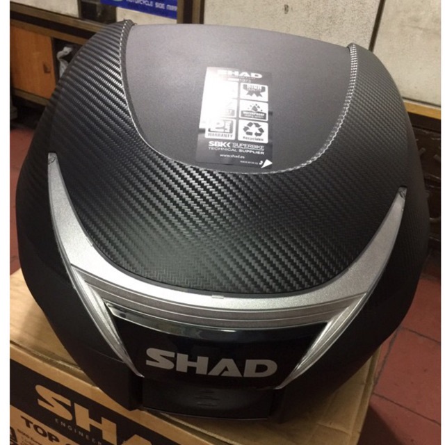 Shad Topbox. Original. SH34 carbon. 34 liters volume capacity. FOR NCR ...