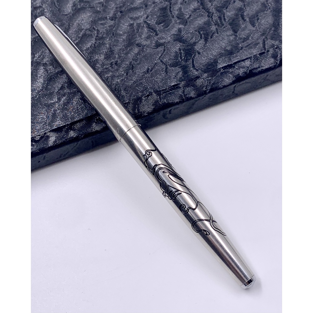 Jinhao 911 fountain pen is completely made of shiny silver-plated white ...