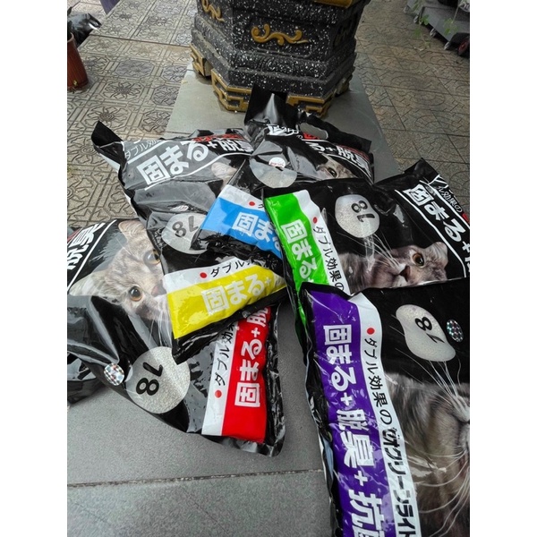 Japanese BLACK CAT Litter 8L (1 load of 6 bags) | Shopee Philippines