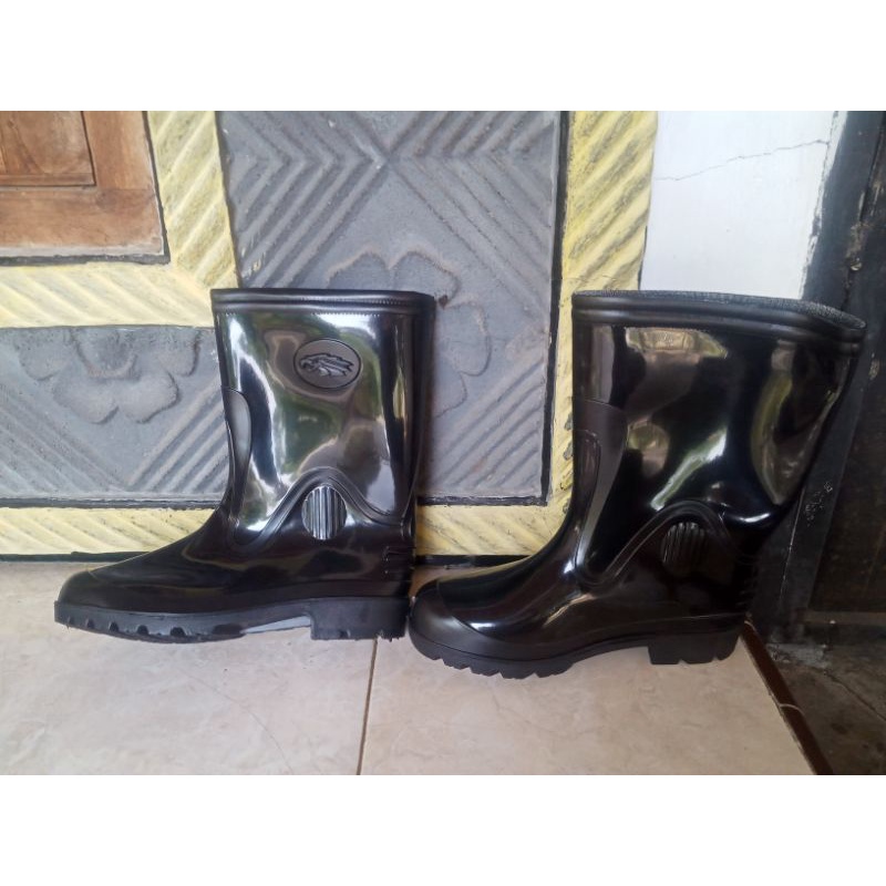 Steffi black short boots/waterproof work shoes/rubber shoes | Shopee ...