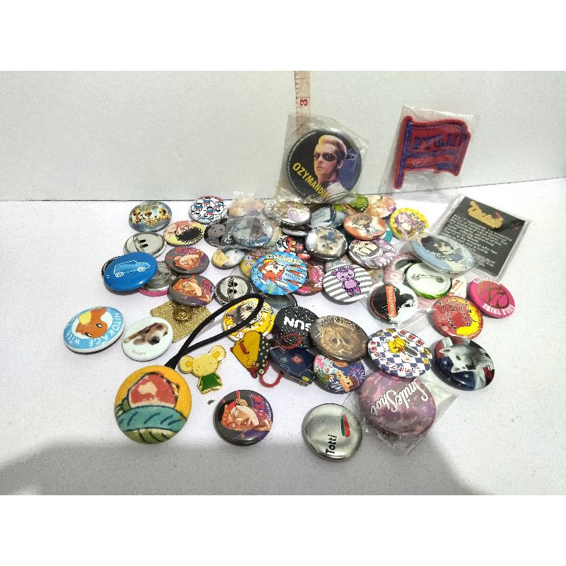 Preloved assorted pin badges | Shopee Philippines