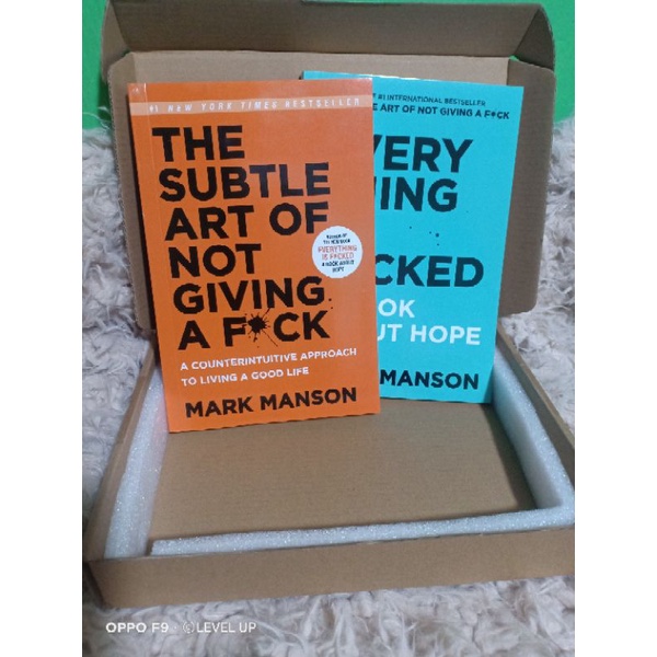 MARK MANSON BOOKS BUNDLE IN A BOX (TRADEPAPERBACK) | Shopee Philippines