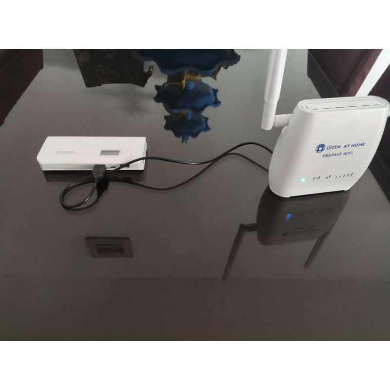 usb connector to wifi modem router, cable box to power bank or charger ...