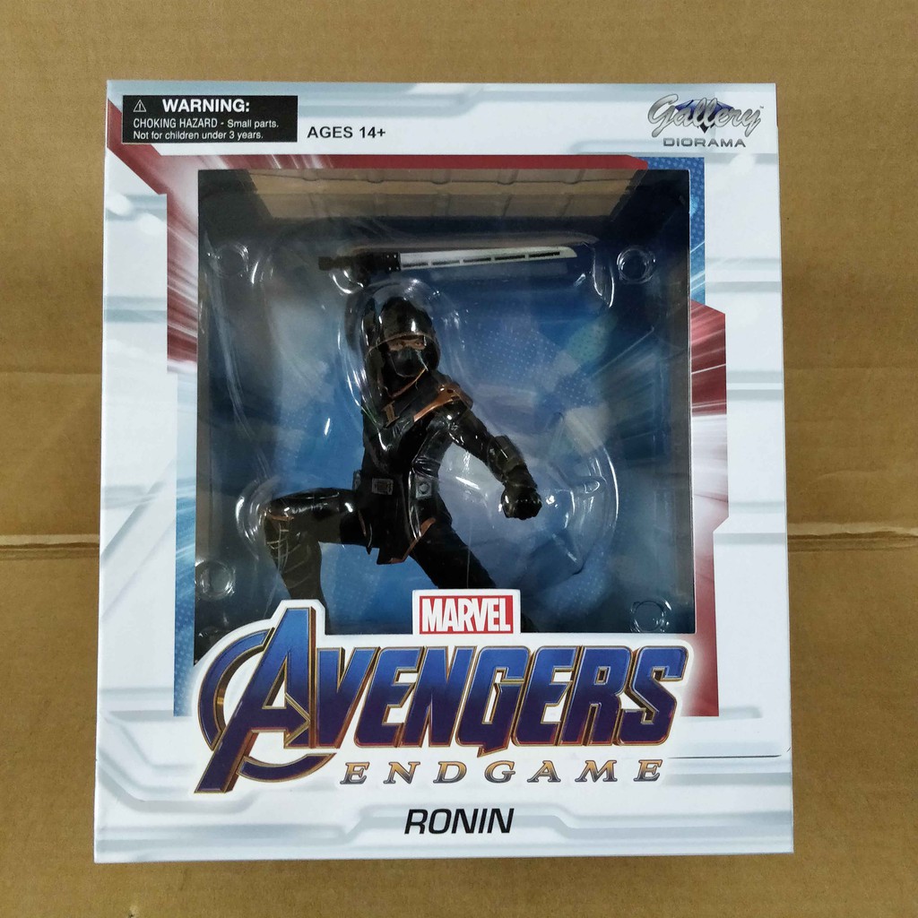 Diamond Select Toys Avengers: Endgame Gallery Ronin Hawkeye Figure ...