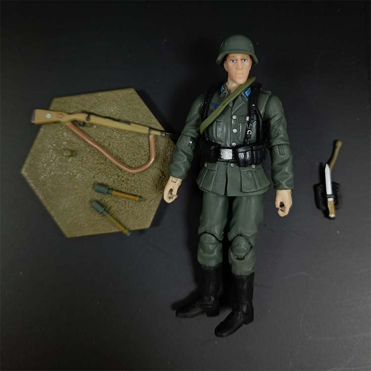 ∈Genuine HIYA German 3.75 inch soldiers World War II German soldiers ...