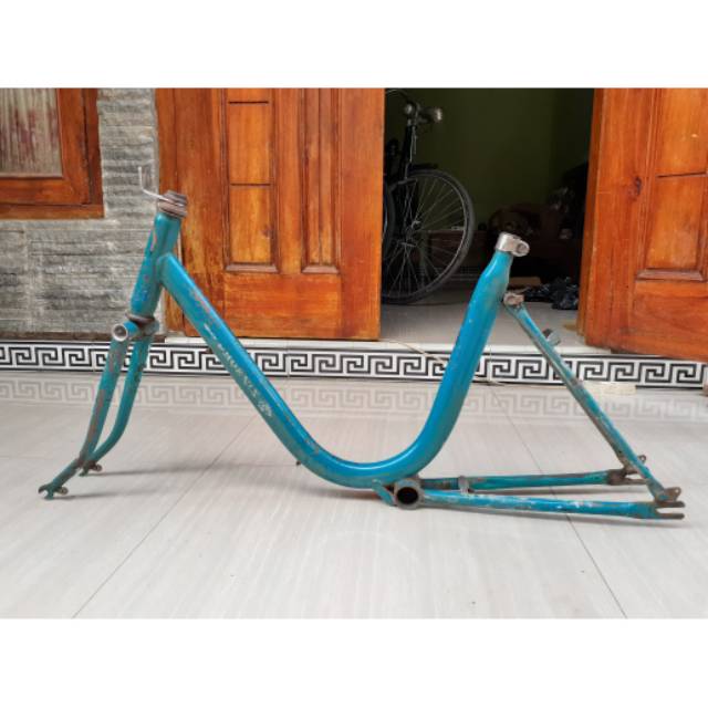 Phonix Frame / Minion Frame 20 Liters Of Quot; | Shopee Philippines