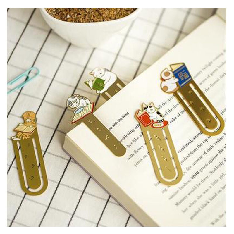 Gold-plated stainless steel hollow cat family book holder creative cute ...
