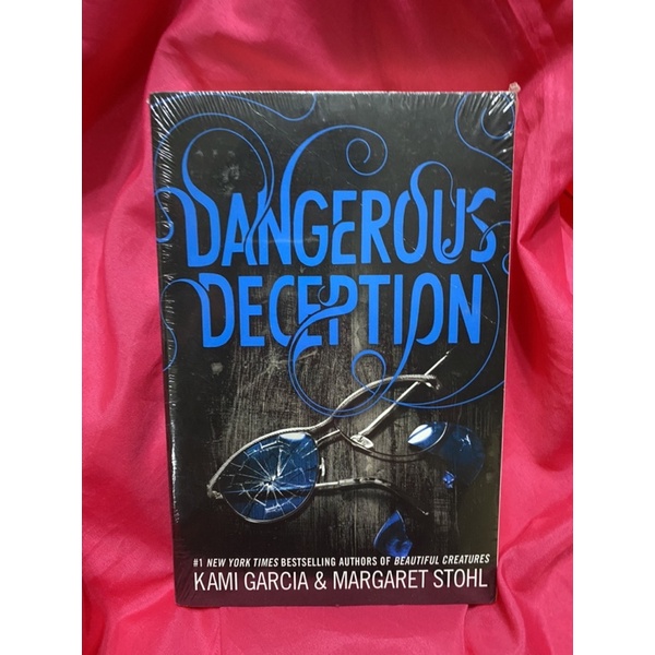 Dangerous Deception by Kami Garcia and Margaret Stohl PB Preloved, in ...