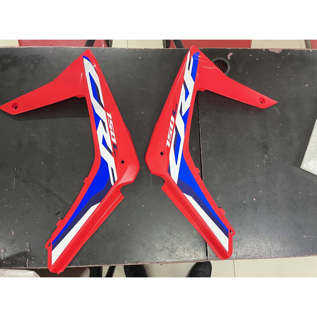 Honda Genuine Outer Tank Flairing shroud Left 17556-K84 and Right 17546 ...