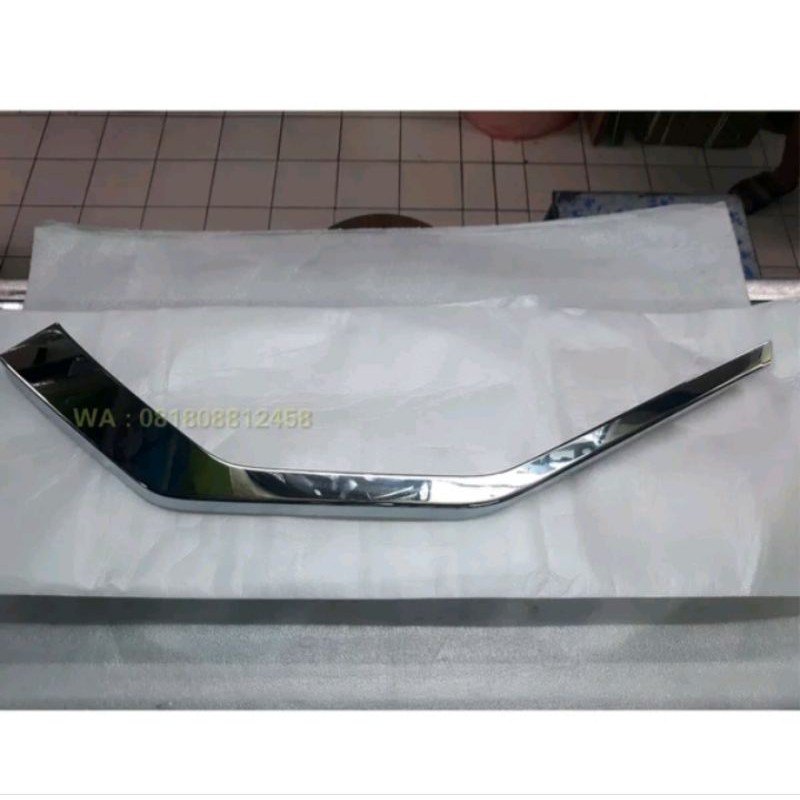 Garnish List Chrome Crum Lower Bumper Left or Right Original Xpander ...