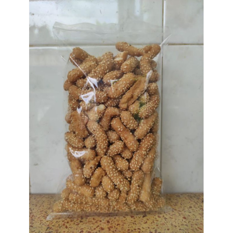 Kiloan Snacks - Long ciput (250 gr) | Shopee Philippines