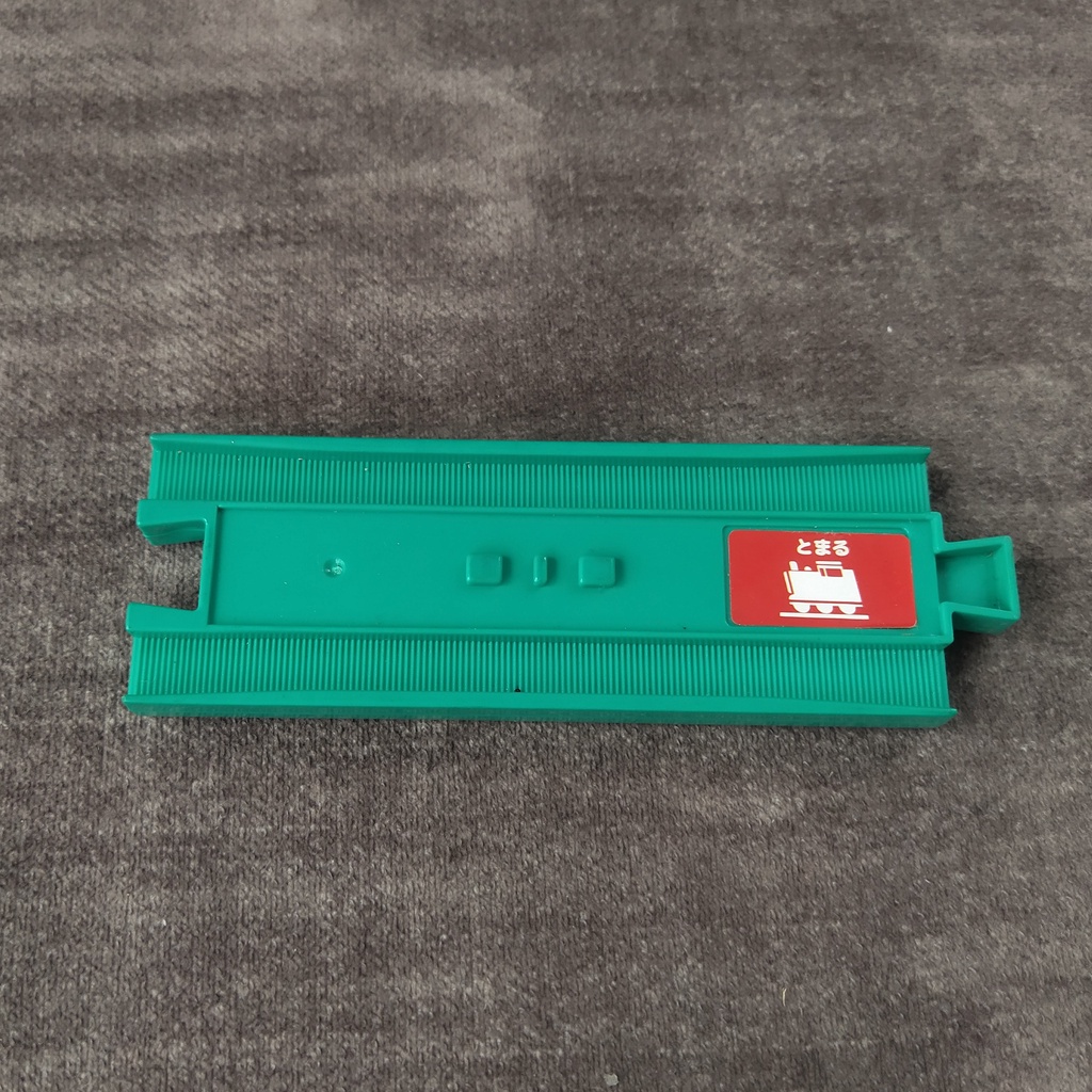 Preloved Tomy Thomas and Friends Talk 'n' Action Magic Rail train rail ...