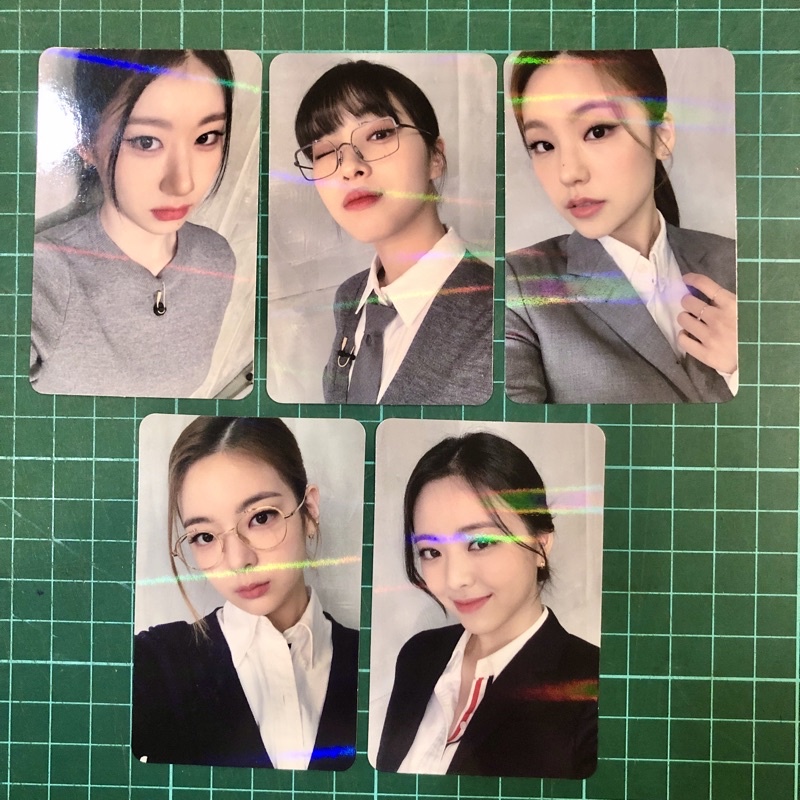 Itzy - Checkmate SOUNDWAVE Photocard PC Benefit Gray Uniform | Shopee ...