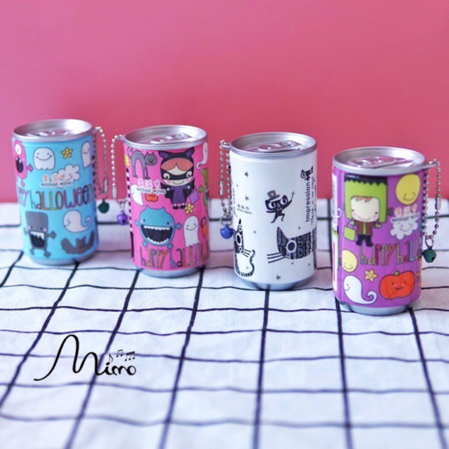 Set Of 30 Wet Towels Stored In Fresh Water Cans With Soft Paper ...