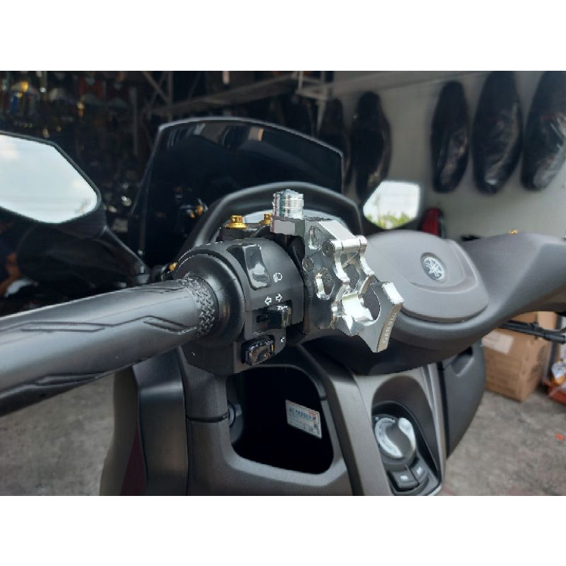 GENMA HELMET HOOK FOR NMAX V2/AEROX V2 | Shopee Philippines