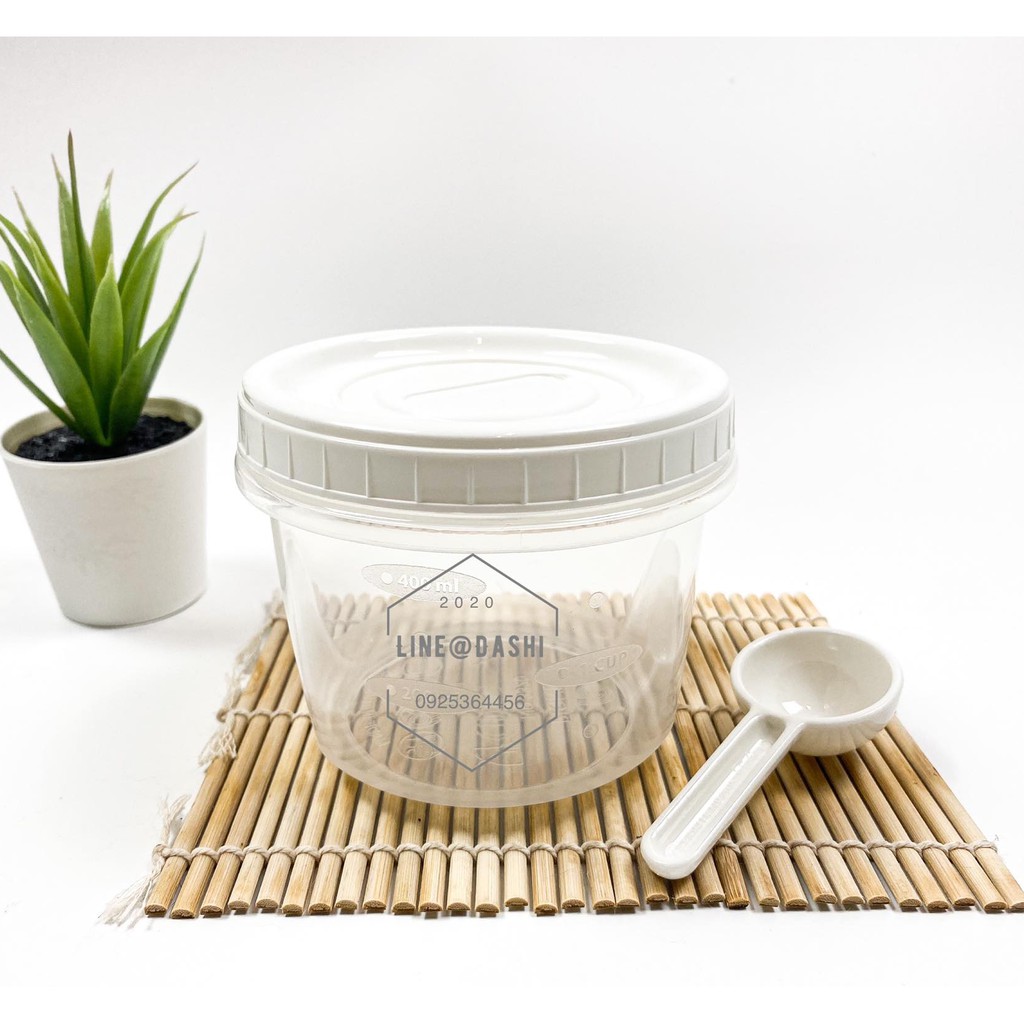 Jar of raw material powder with measuring spoon x 1 piece = dozen ...