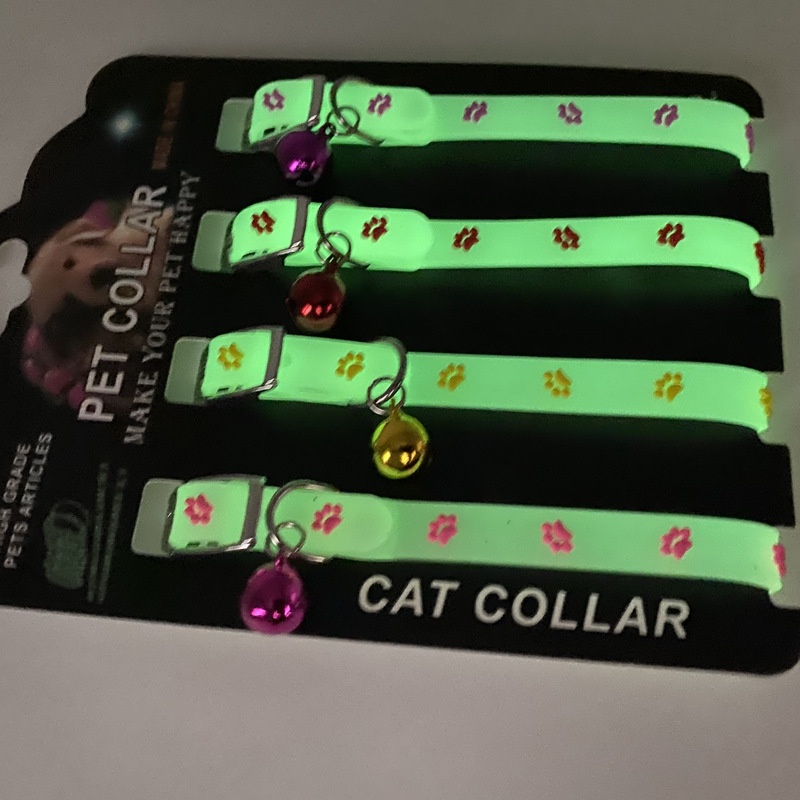 Pet Glowing Collars with Bells Glow at Night Dogs Cats Necklace Light ...