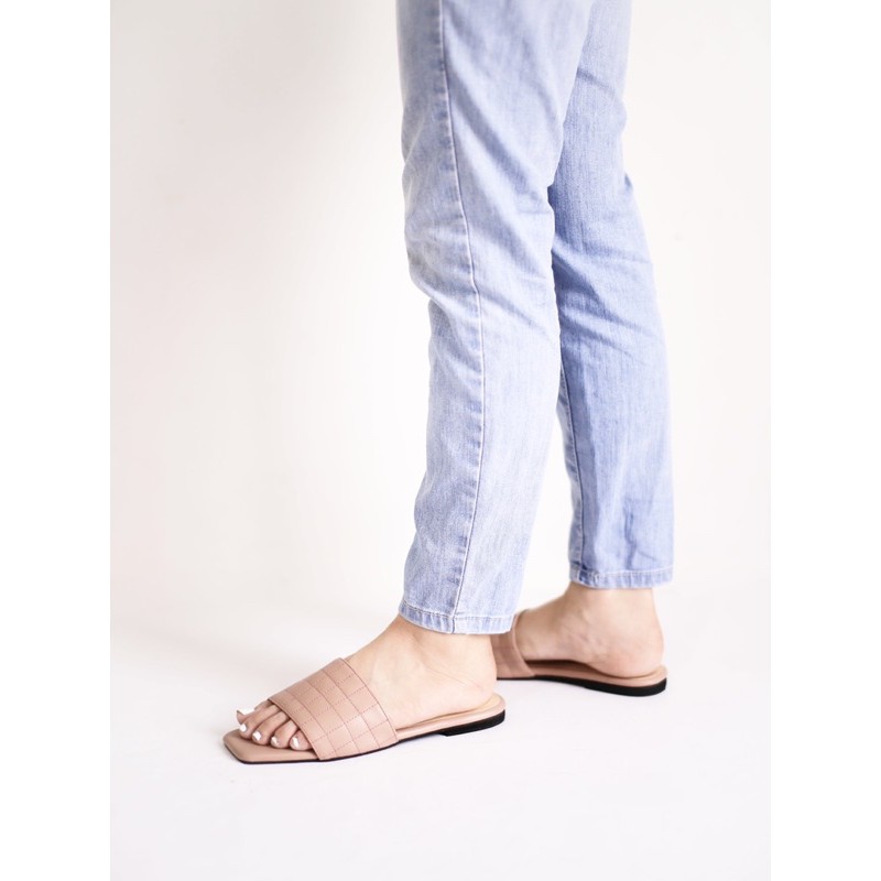 CRIZA SHOES LAUREN FLAT SANDALS | Shopee Philippines