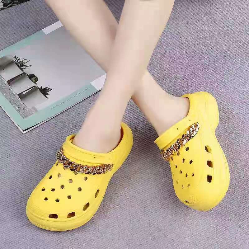 2021 New Crocs Clog trends with chain style for ladies with high ...