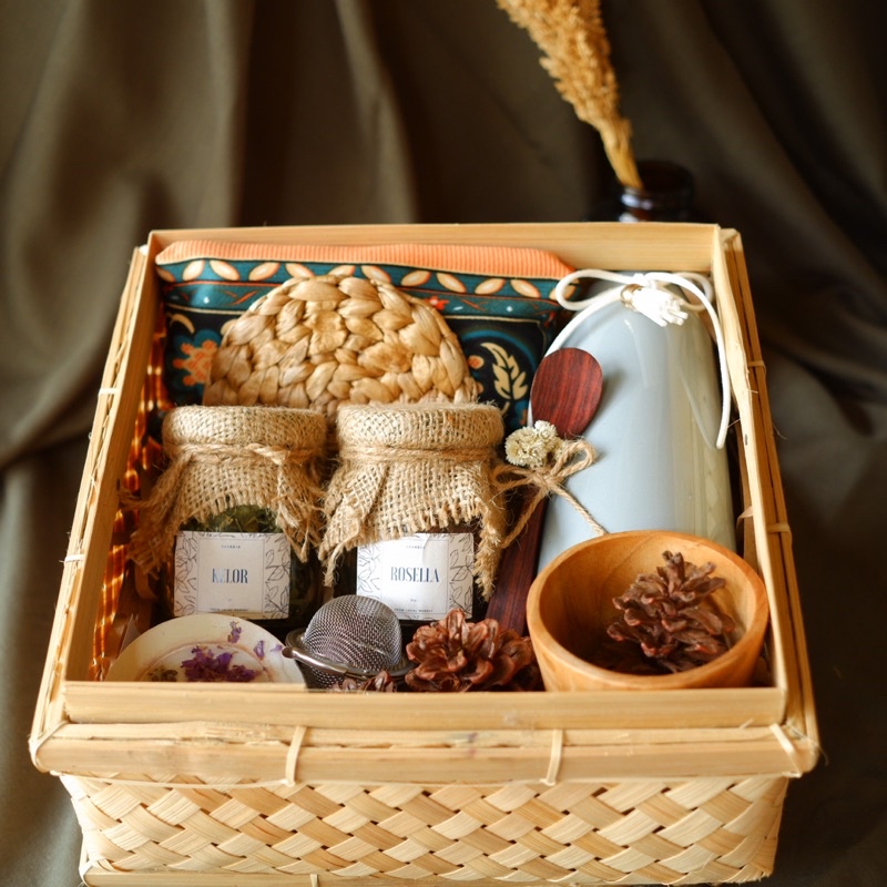 Azzana Eid Hampers Eid Al-Fitr Eid Hampers Aesthetic SAHADJA hampers ...