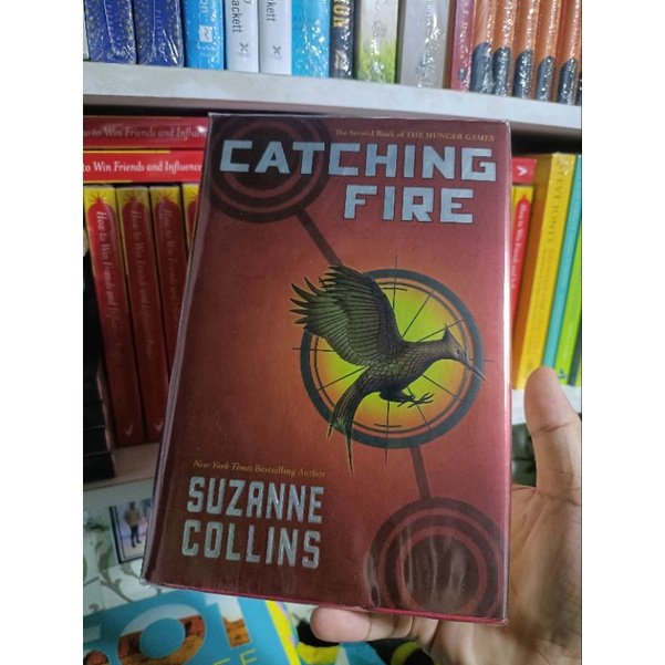CATCHING FIRE by SUZANNE COLLINS (HARDCOVER) | Shopee Philippines