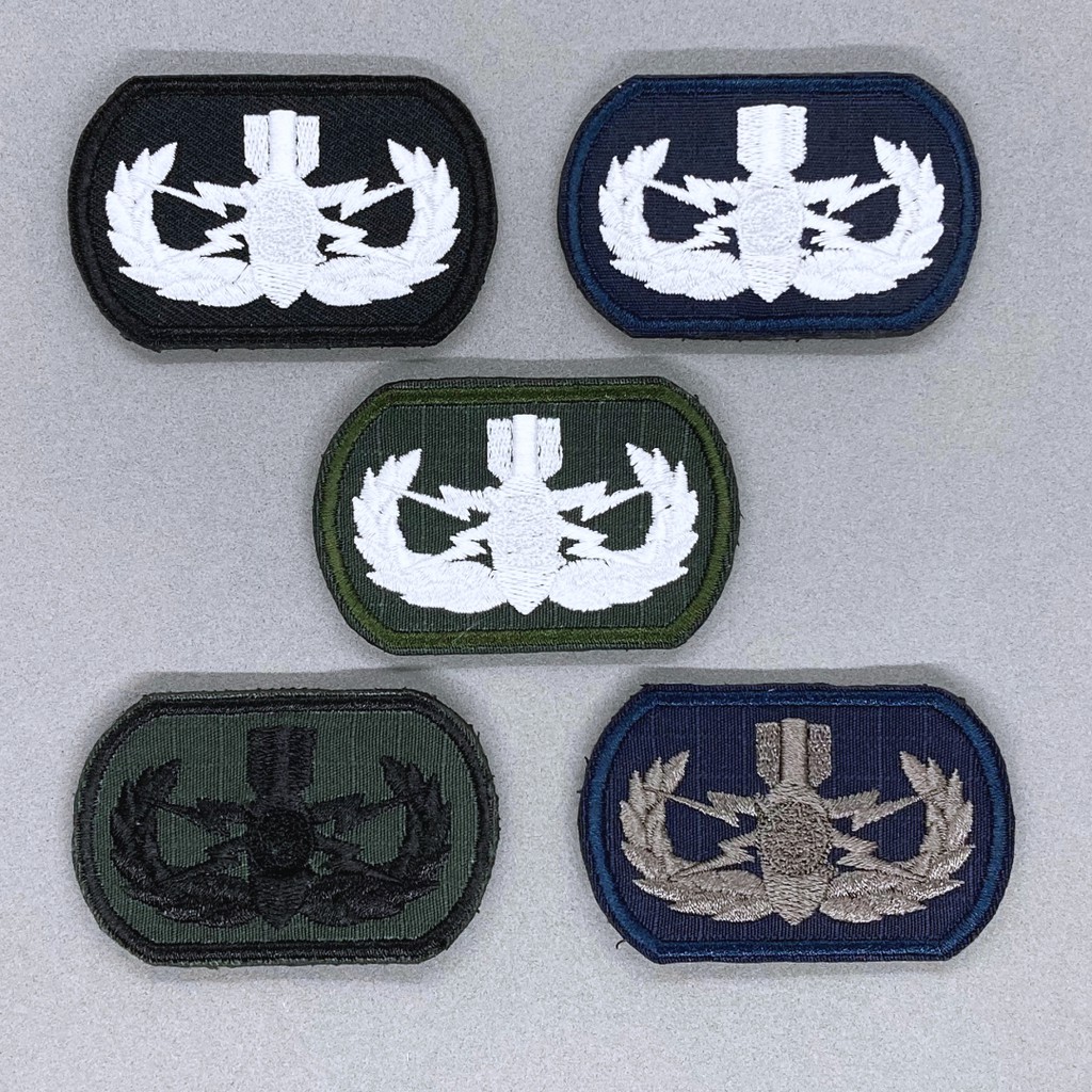 EOD Cloth Mark Police Arm Attach A Set Of Vests Moles Patches There Are Both Attached And Non ...