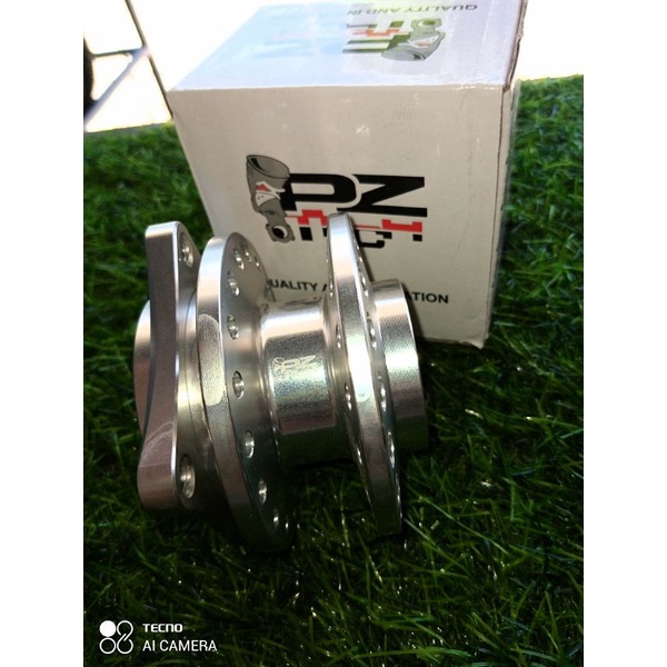 Pztech Small hub wave 125 front hub only with bearing and boushing ...