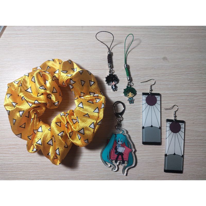 Anime standee, cute anime keychains, everyone | Shopee Philippines
