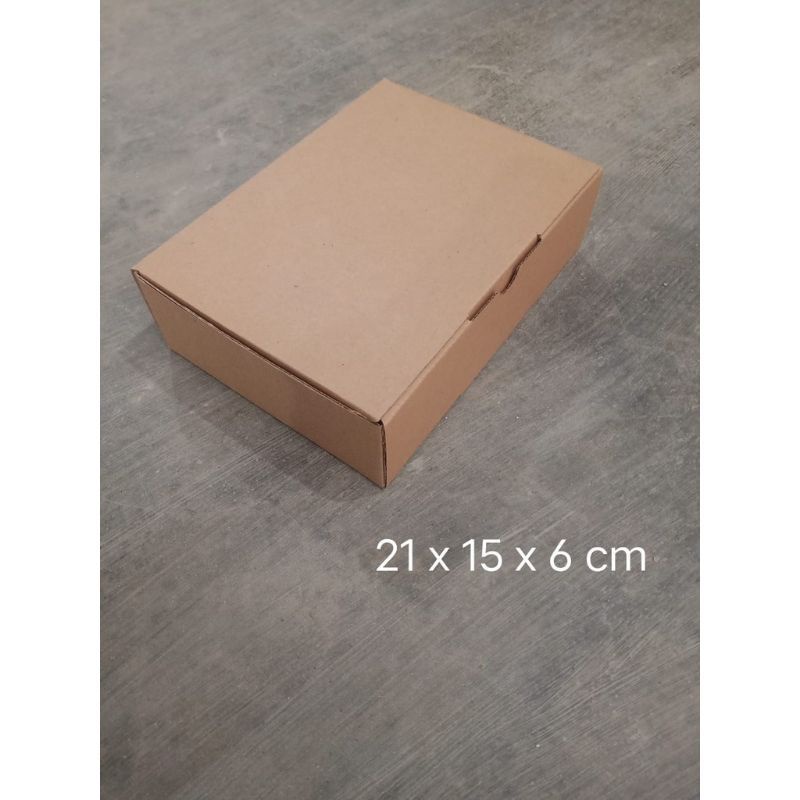 Cardboard Hampers Box 21x15x6cm And Easy Usage Cardboard Hampers Box ...