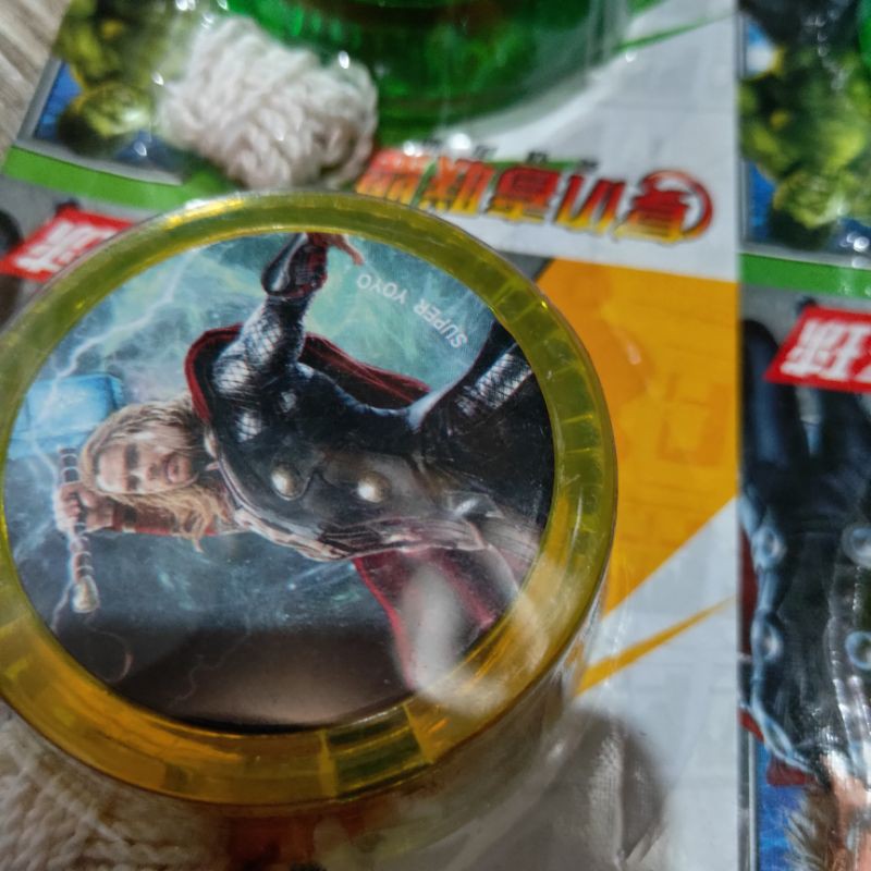 Super Yoyo Toys with light (available in random heroes assemble ...