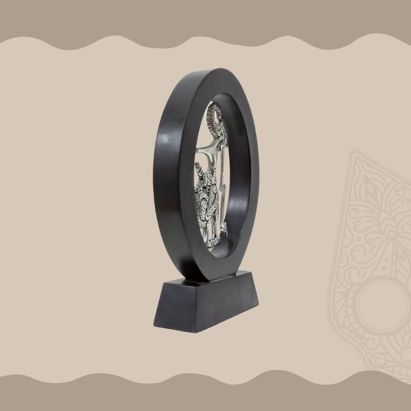 Arjuna Puppet Display Round Frame Work Desk Decoration Ornament ...