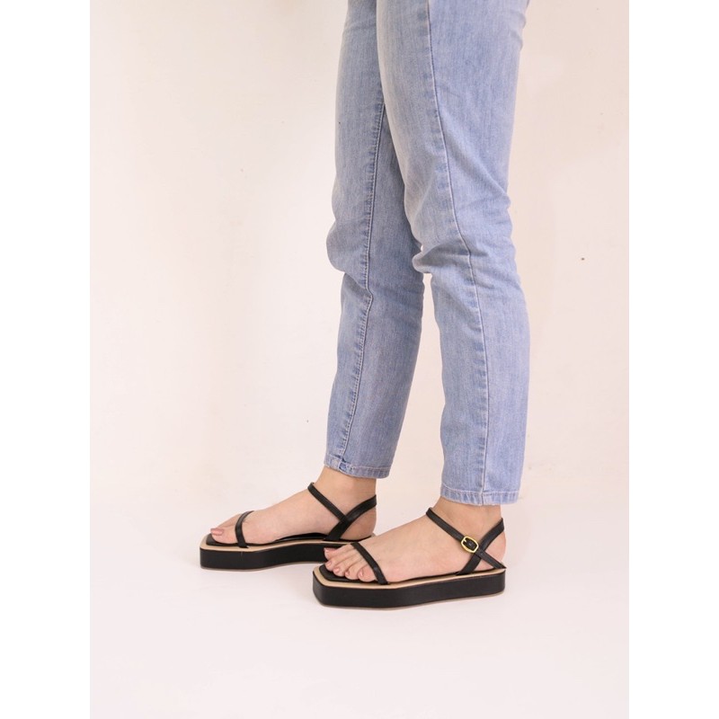 CRIZA SHOES YESHA 1.5 INCHES PLATFORM | Shopee Philippines