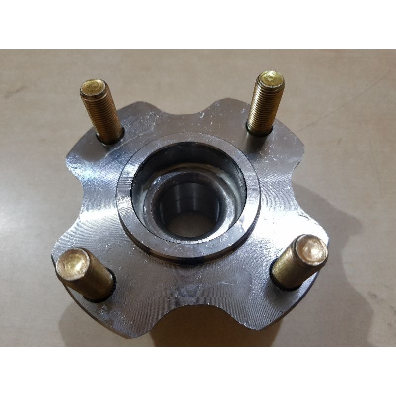 suzuki multicab axle hub with bearing assy transformer type model DA64 ...